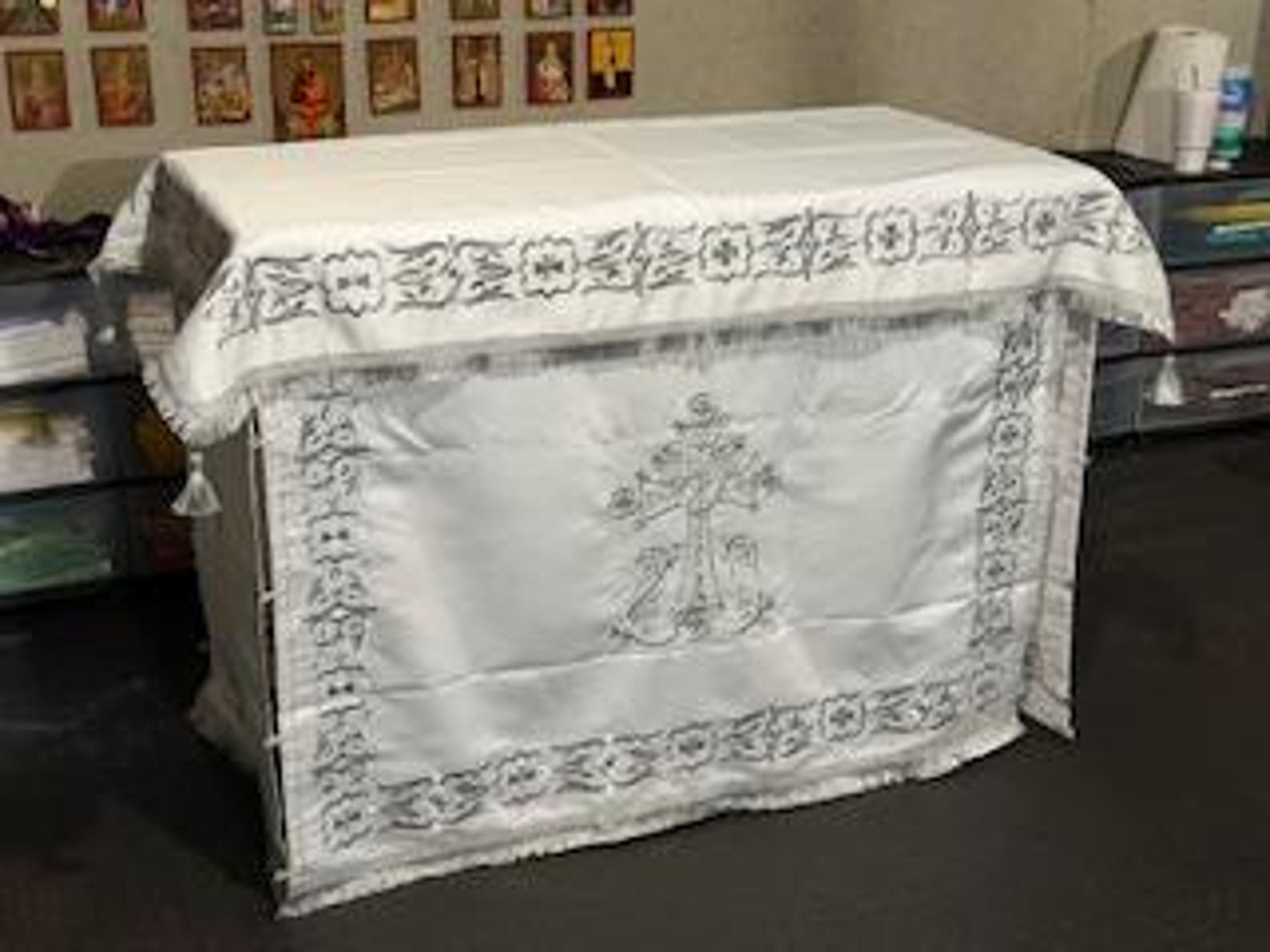 Altar Cover - Covers for the Altar Table - Vestment on the Throne and ...