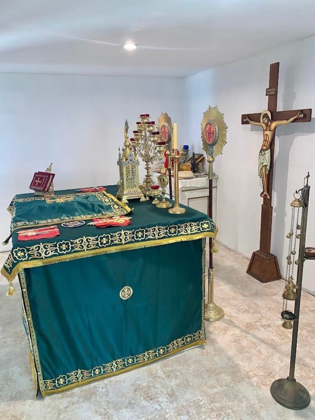 Altar Cover - Covers for the Altar Table - Vestment on the Throne and ...