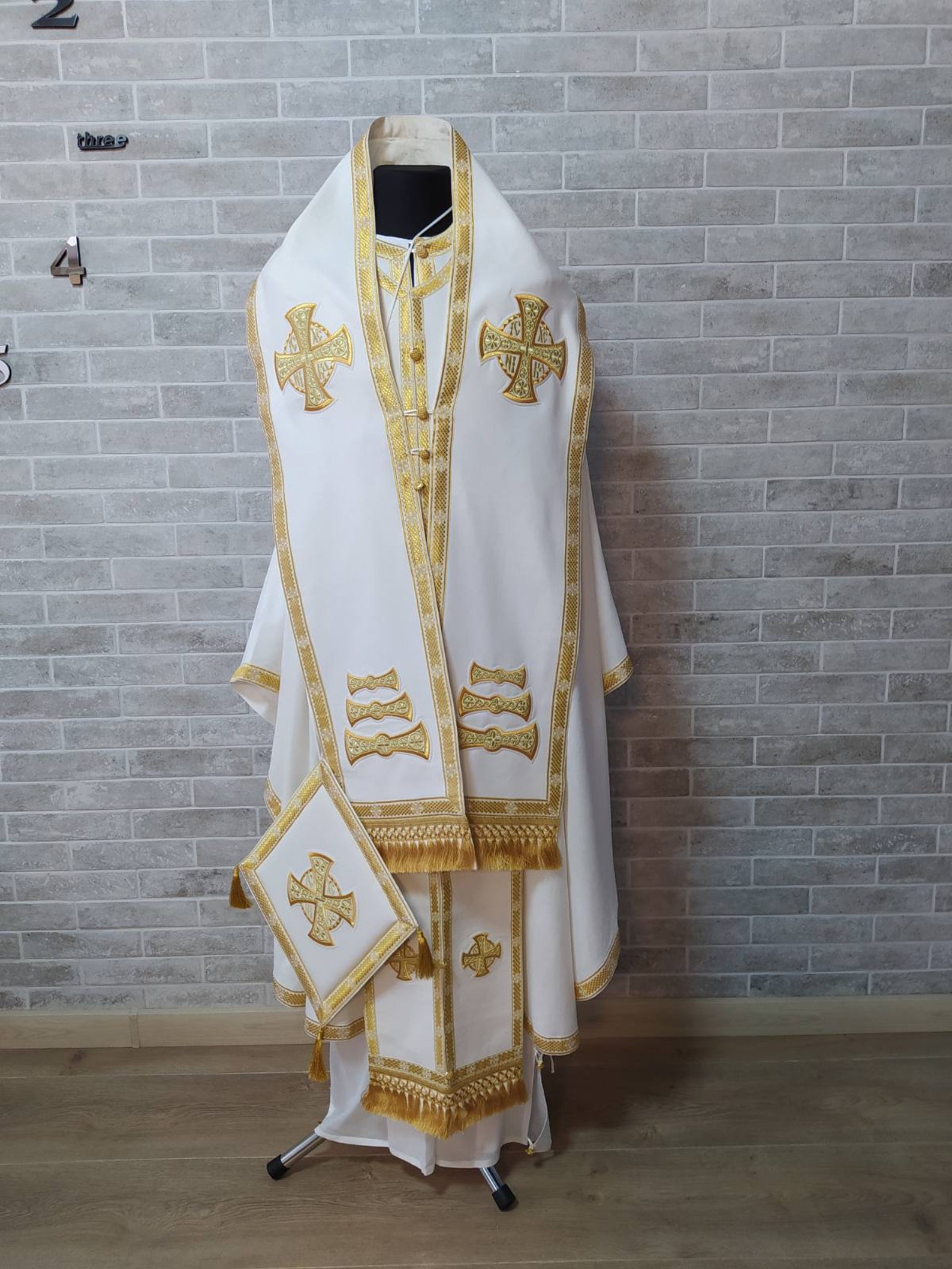 White Bishop's Vestments Vestments for Bishop - Etsy UK
