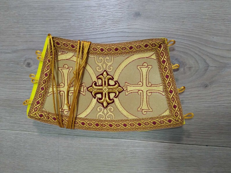 Stole and cuffs in gold brocade Brocade Communion set | Etsy