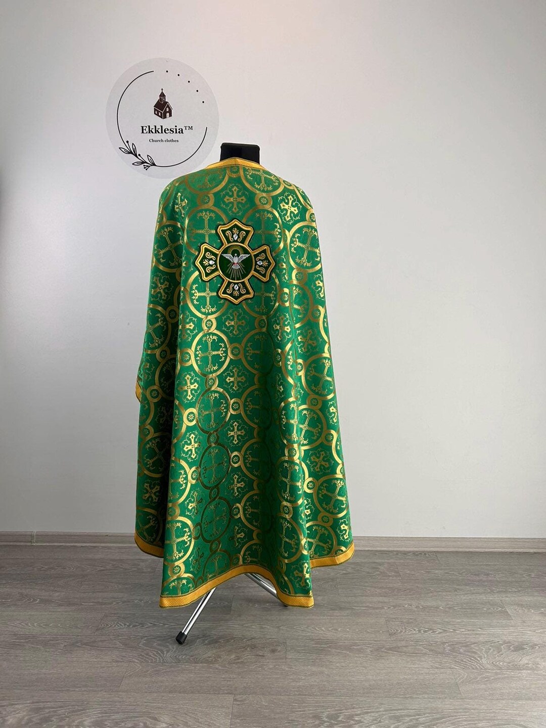 Vestimenta de sacerdote ambientada en estilo griego Túnicas de ...