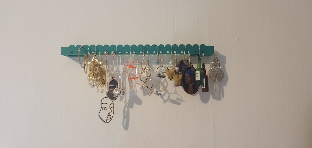 3D Printed - Wall Mounted Earring Holder - Etsy