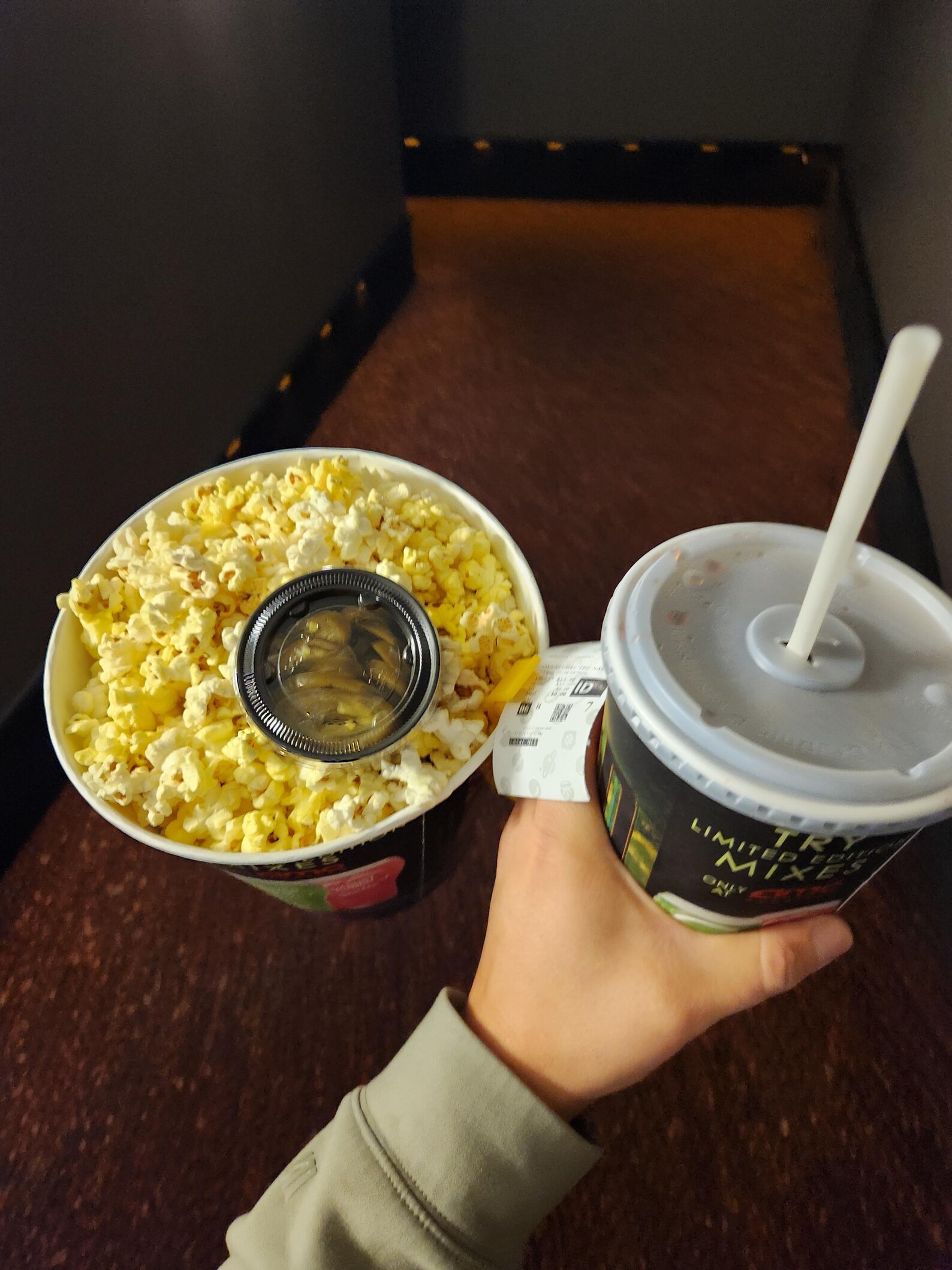 Popcorn Bucket Handle: Hands-free Movie Theater Snack Carrier - 2 or 4 ...