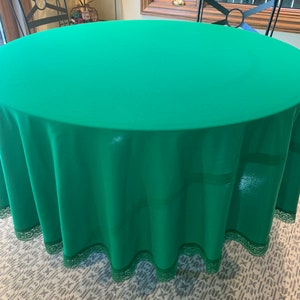Vintage Round Emerald Kelly Green Tablecloth Polyester With Lace Trim ...