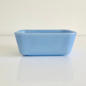 Delphite Blue Pyrex Fridge Dish / Pastel Blue Periwinkle Bluebelle ...