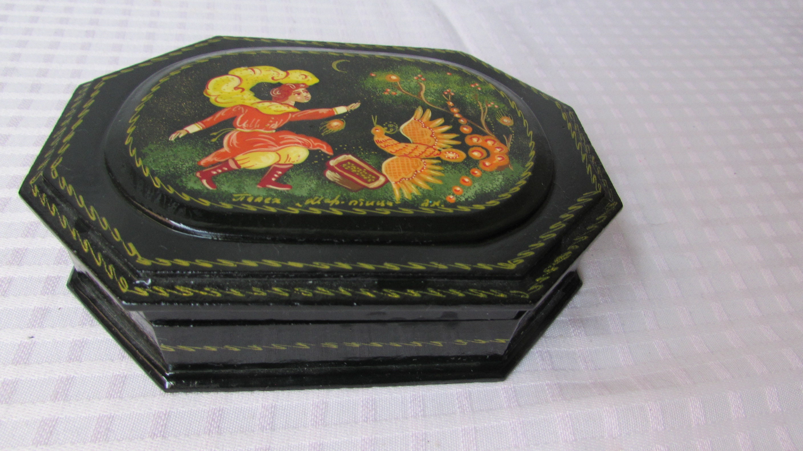 RUSSIAN LACQUERED BOX - Etsy