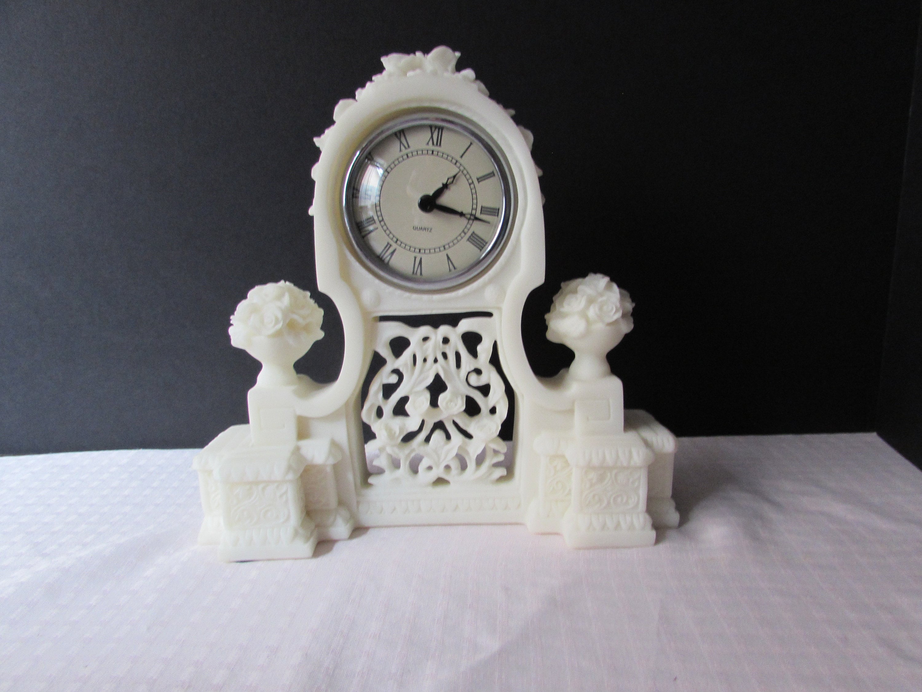 Clock Victorian Style Works Battery Operated Cottage Chic Decorator ...