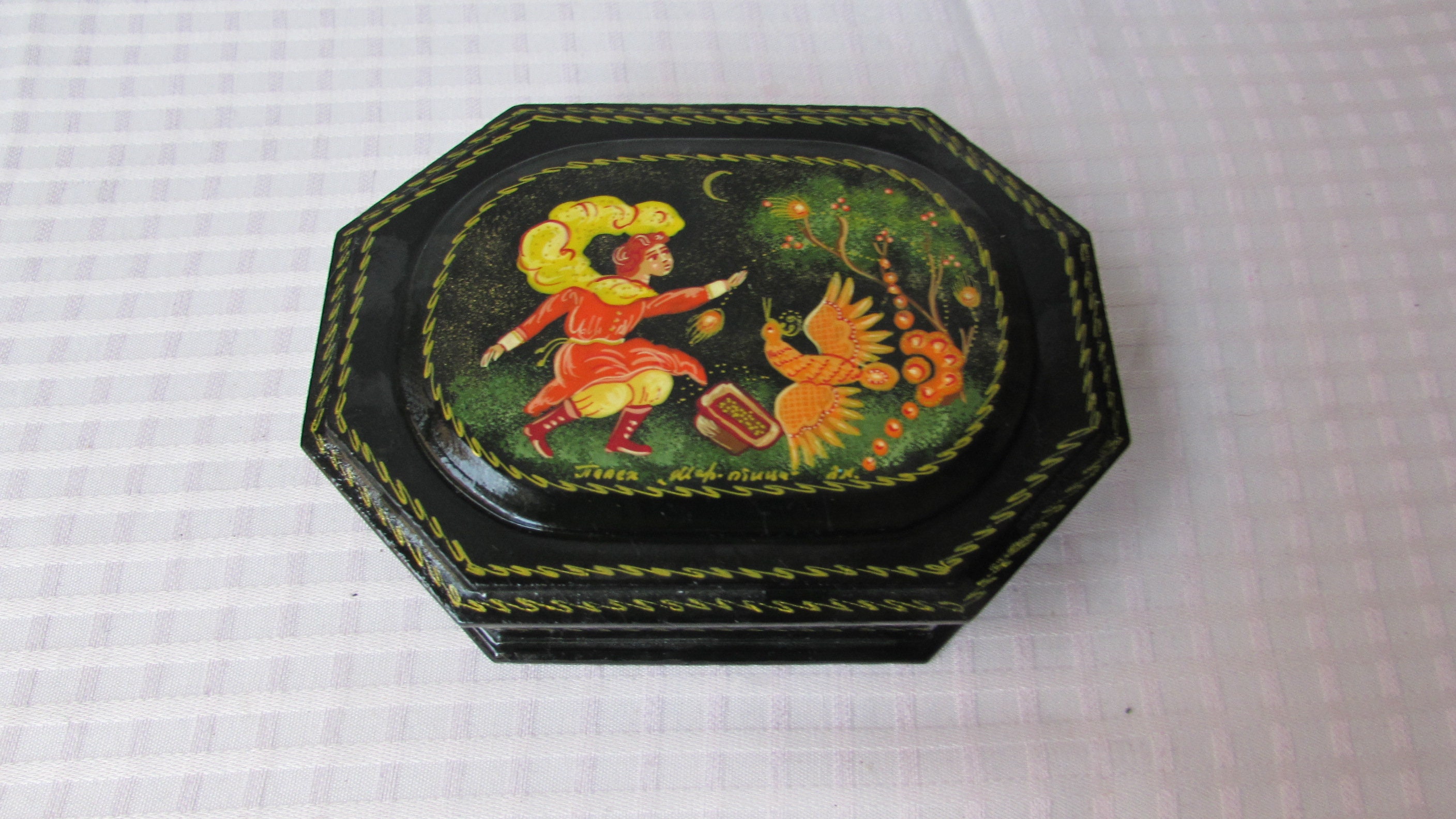RUSSIAN LACQUERED BOX - Etsy