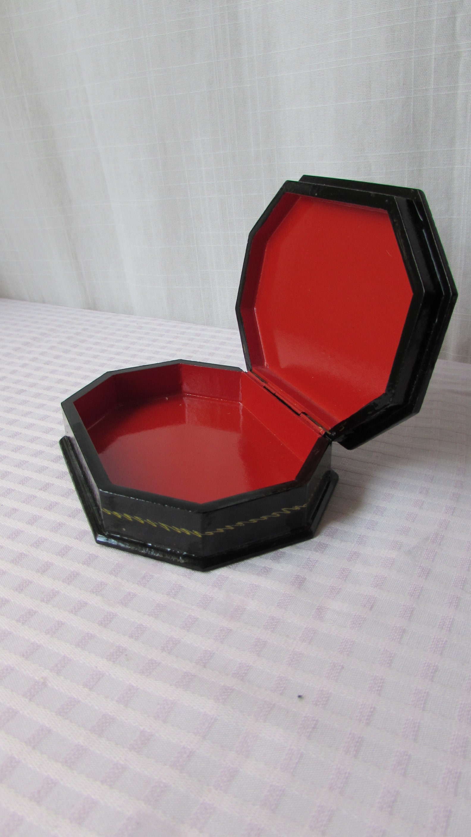 RUSSIAN LACQUERED BOX - Etsy