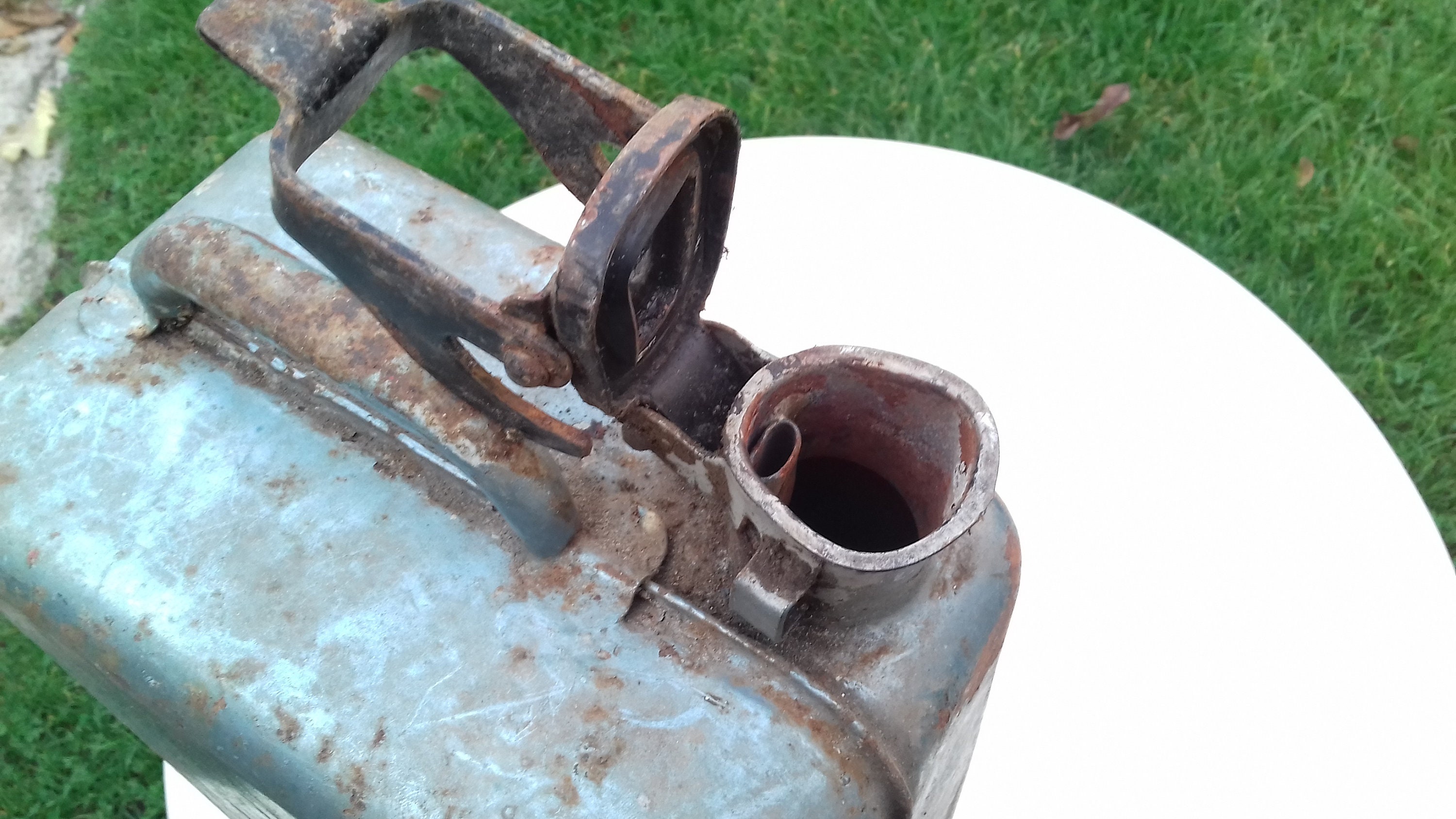 Gas Can, Rusty Fuel Can ,petrol Can, Rusty Gas Can, Gas Carnister ...