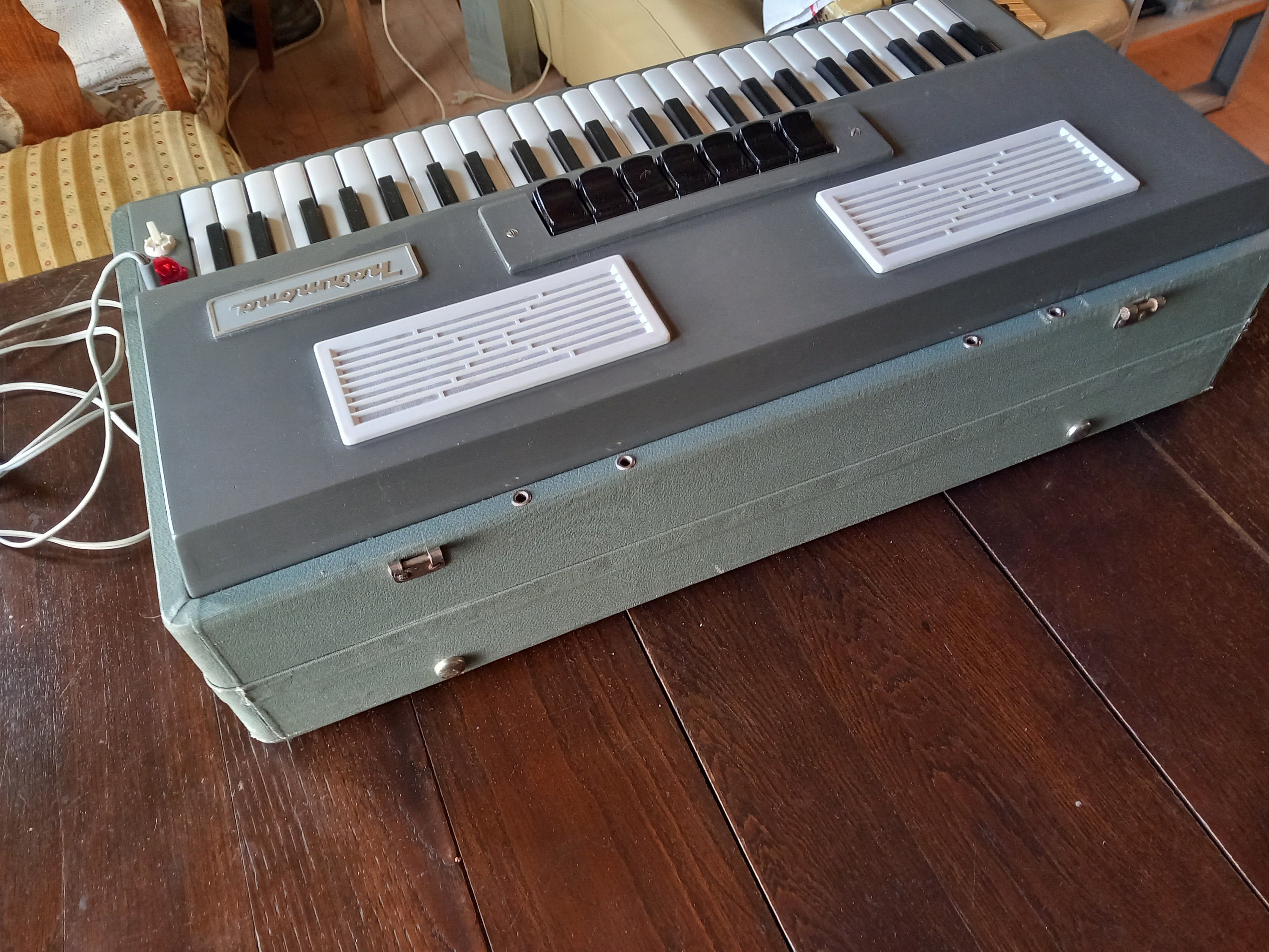 Super Rare 1950s Harmona German 220/240v Portable Harmonium Home Air ...