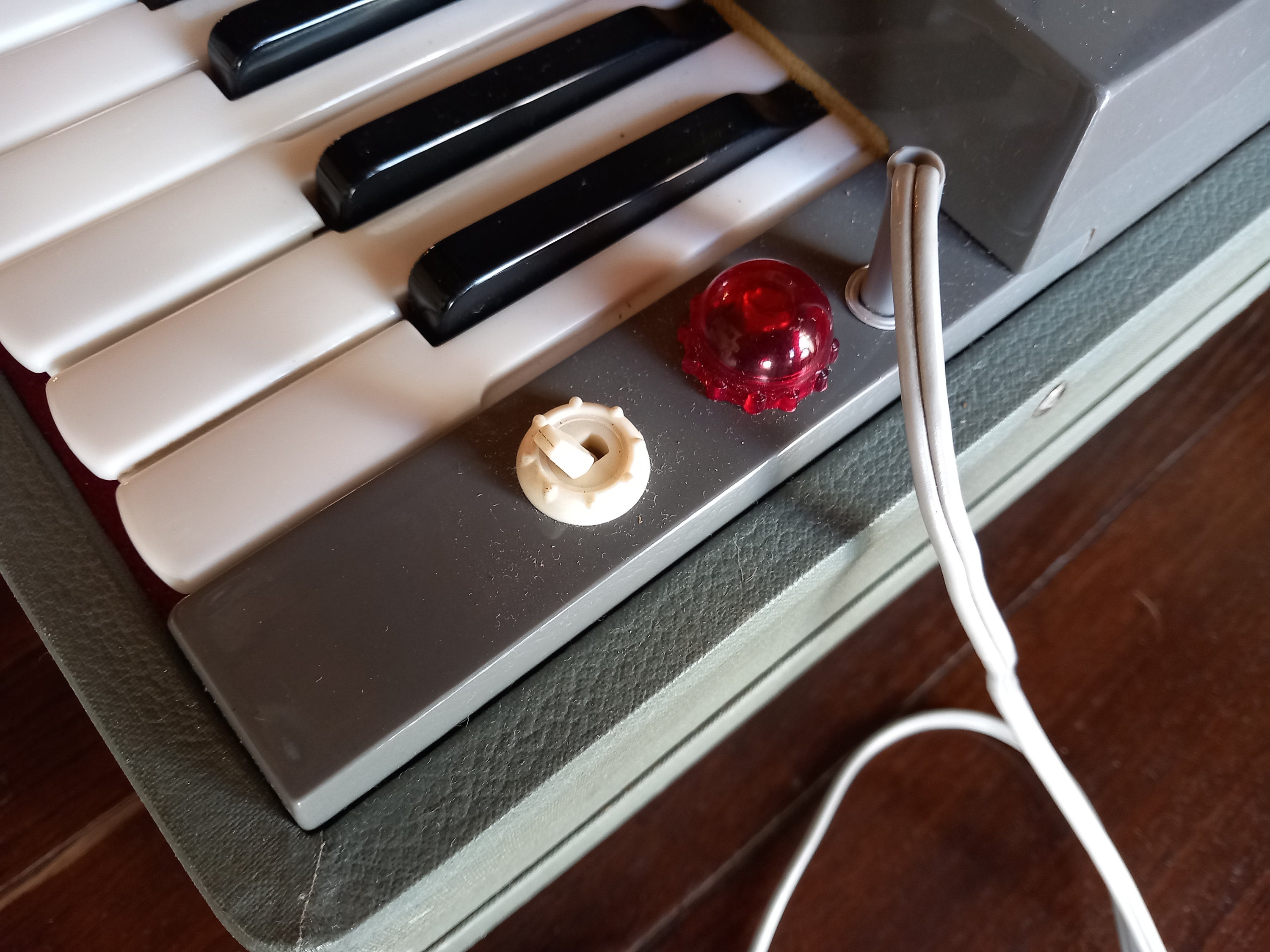 Super Rare 1950s Harmona German 220/240v Portable Harmonium Home Air ...