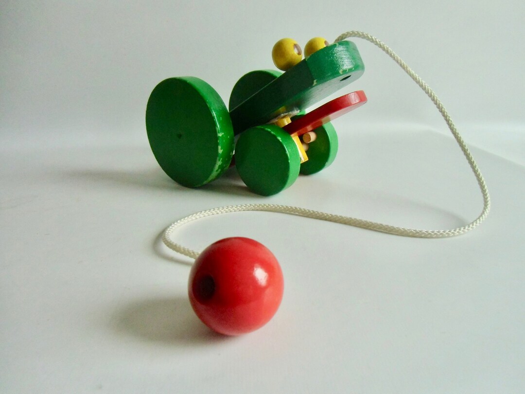 Wooden Toys Frog Pull Animal Wood Frog Baby Toddler 70s Vintage Pull ...