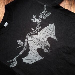 PREORDER! Bat T-shirt | Grey Bat Print 100% Cotton Unisex T-shirt - Etsy