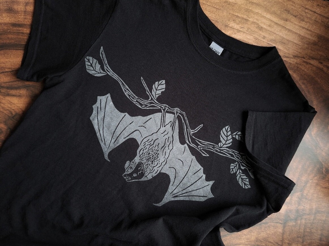 PREORDER! Bat T-shirt | Grey Bat Print 100% Cotton Unisex T-shirt - Etsy