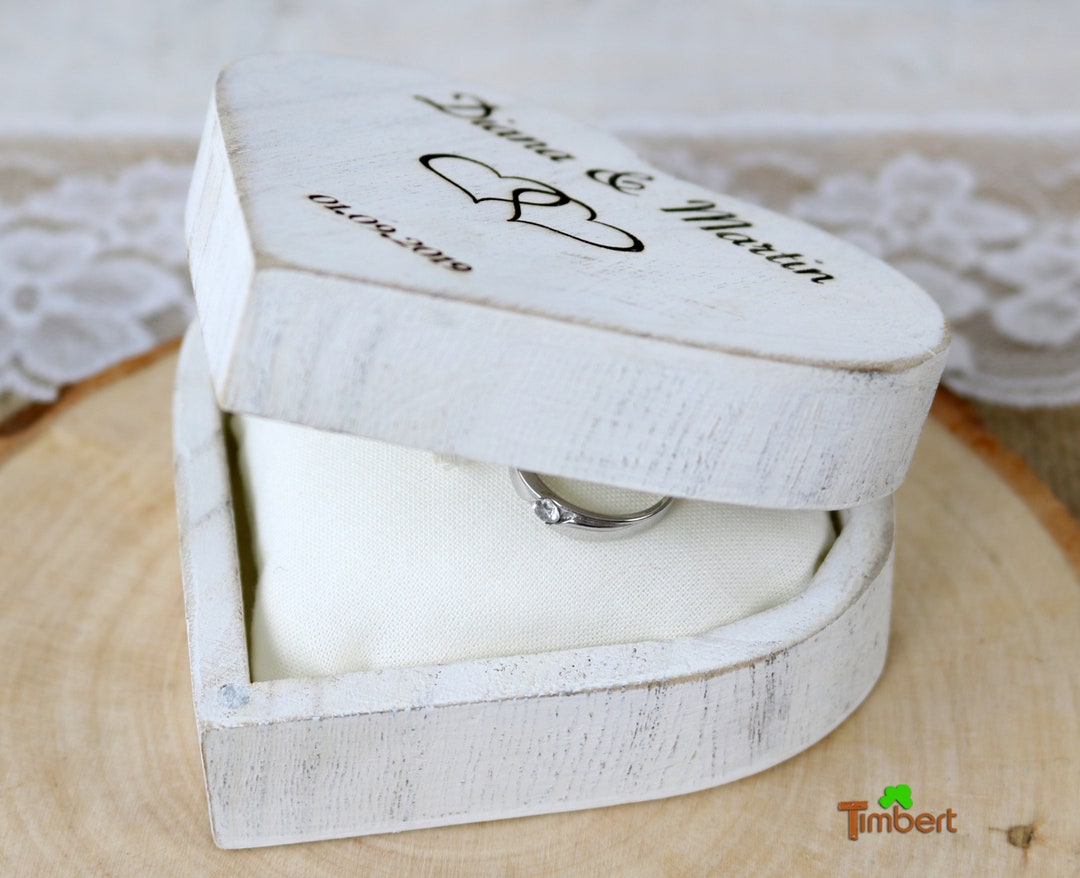 Rustic RINGBOX Wooden Heart Ring Cushion Shabby Chic White GRAVUR ...