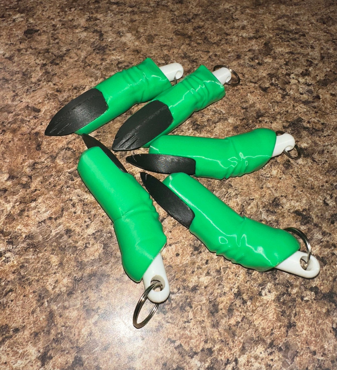 Green 3D Printed Scary Witches Finger Keychains - Etsy