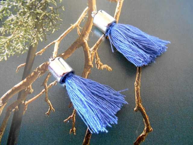 Pompones colgantes azules y plateados - Etsy México