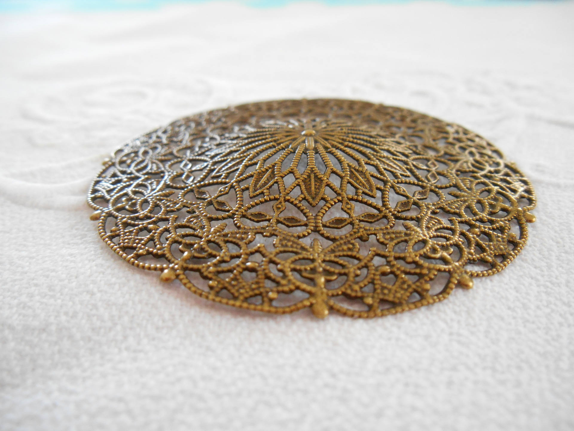 X 1 Round Filigree Engraving Bronze Metal. - Etsy