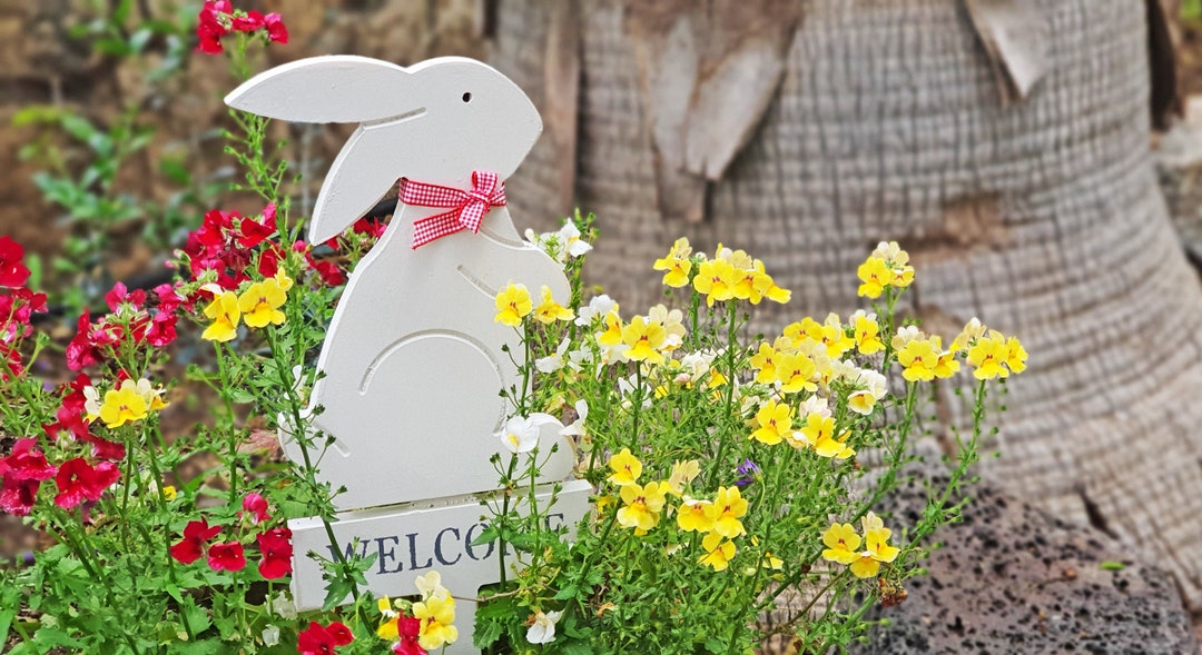 Welcome Wood Sign | Bunny Rabbit Sign | Garden Marker Outdoor | Garden ...