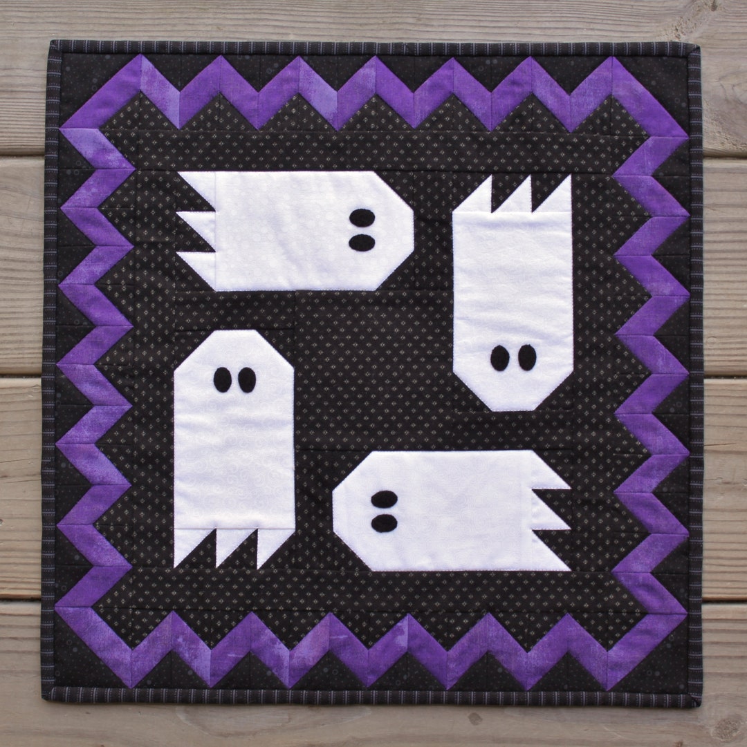 The Boo Crew Quilt Pattern PDF by Jen Daly Quilts - Etsy