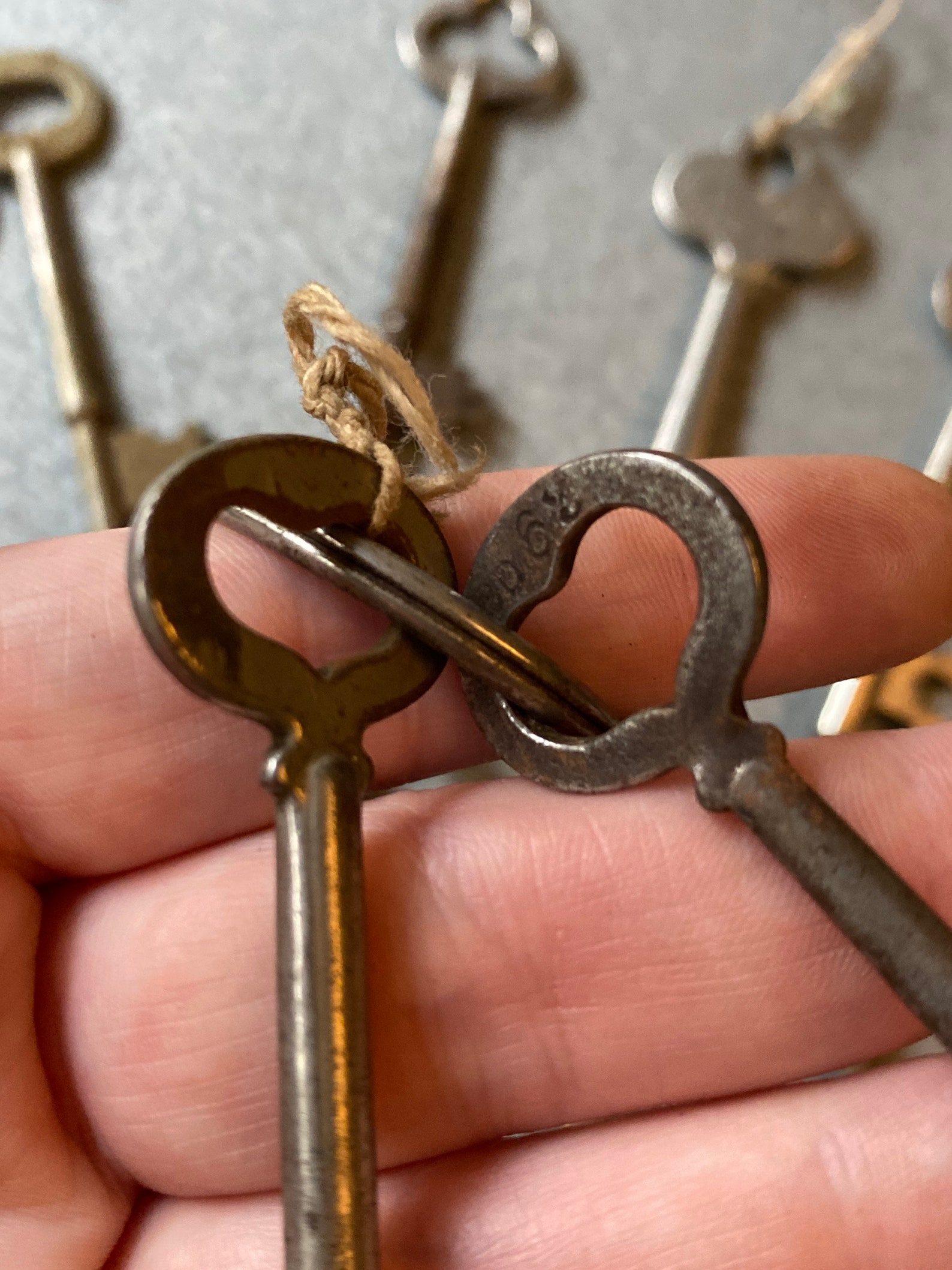 Lot of 23 Vintage Solid Barrel Skeleton Keys 1 Flat Key and 1 | Etsy