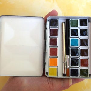 BIJOU BOX 18 Maimeri Blu Watercolor Quarter Pan Watercolor Set in Mini ...
