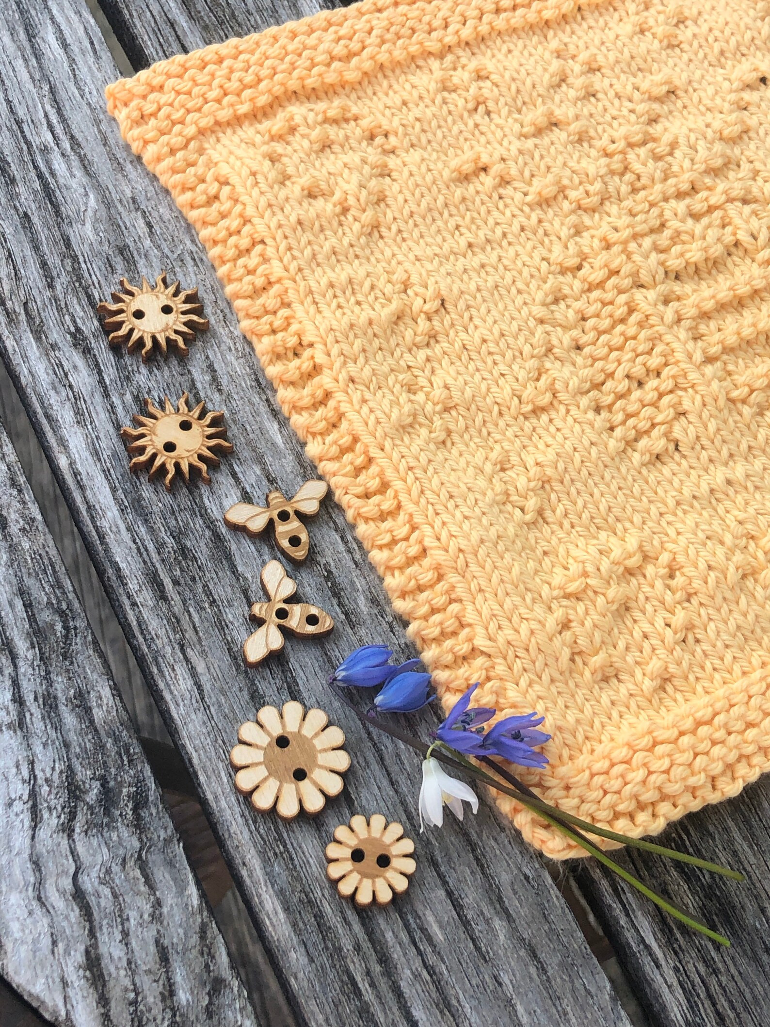 Bumble Bee Knit Cloth, Vintage Inspired Honey Bee Cloth, Cotton Bee ...