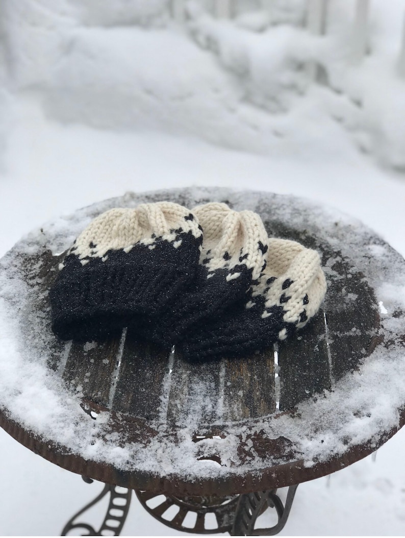 Ladies Winter Hat in Black and Cream - Etsy