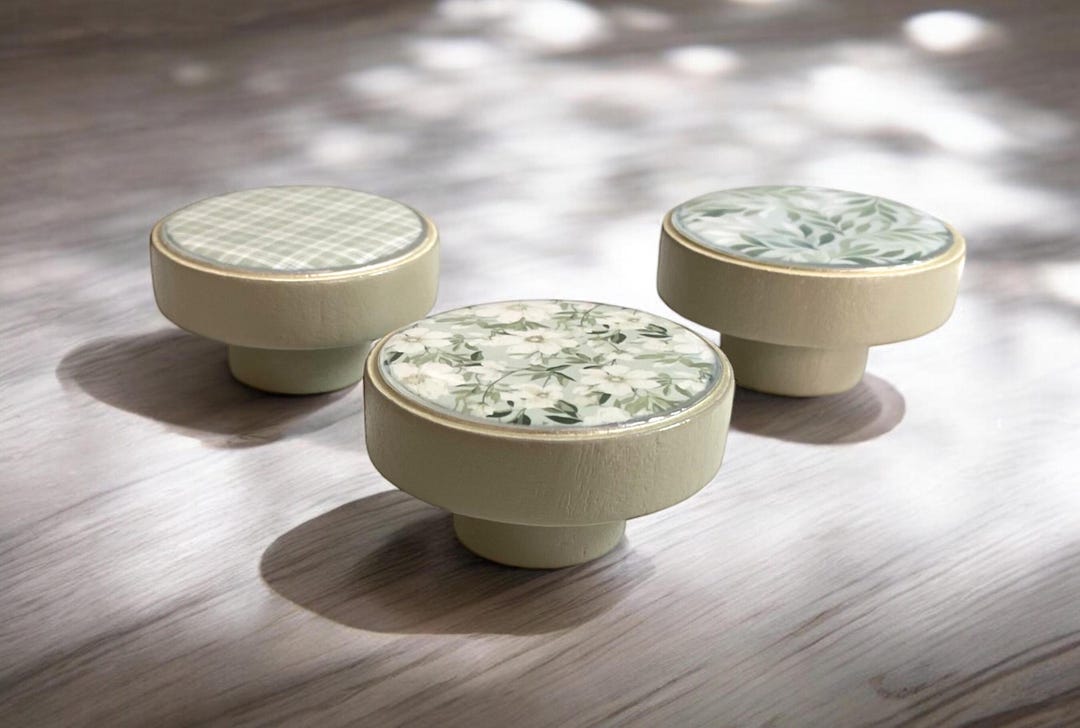35 and 48mm Green Floral Handles, *price per Knob, Green Check, Wooden ...