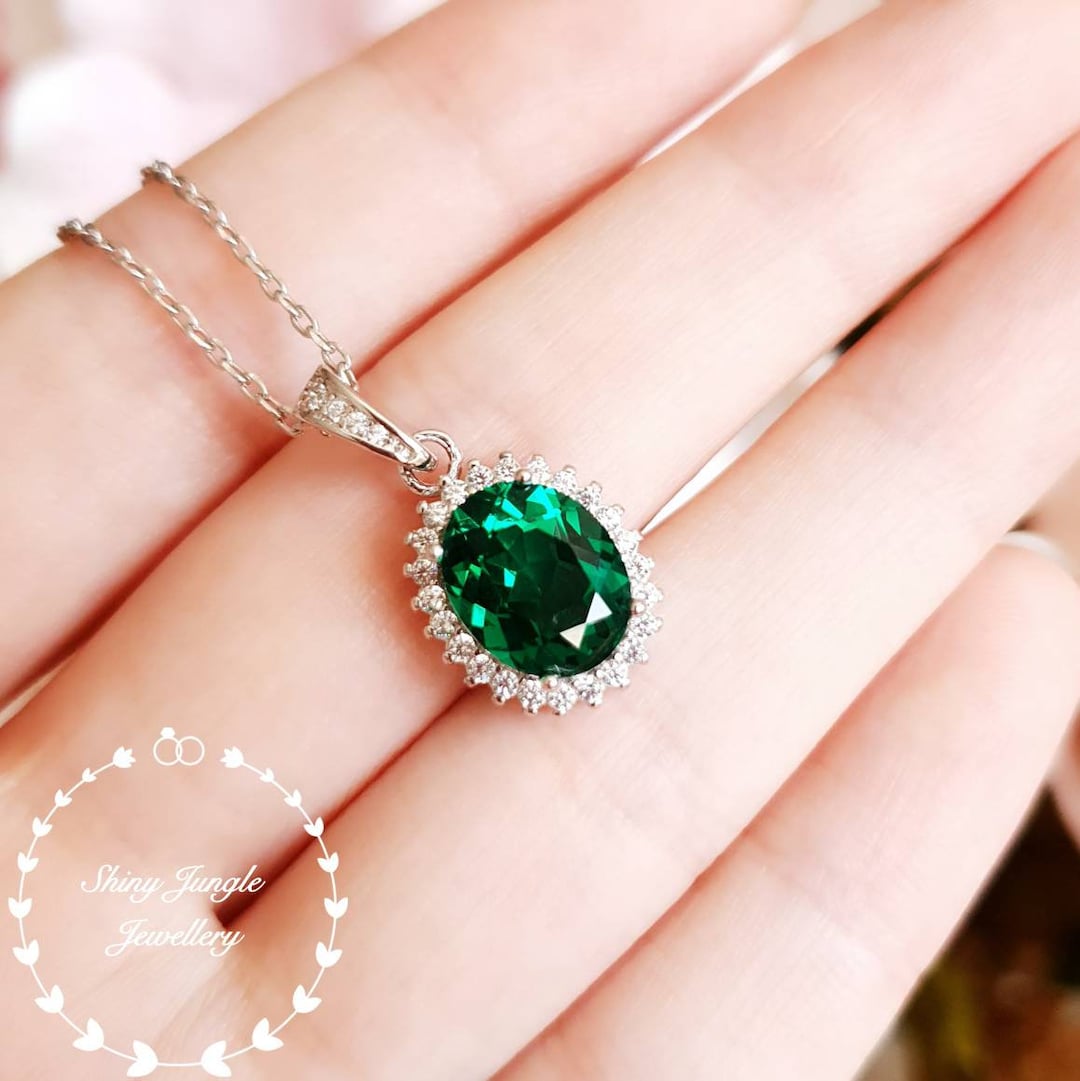 Emerald cut emerald pendant store