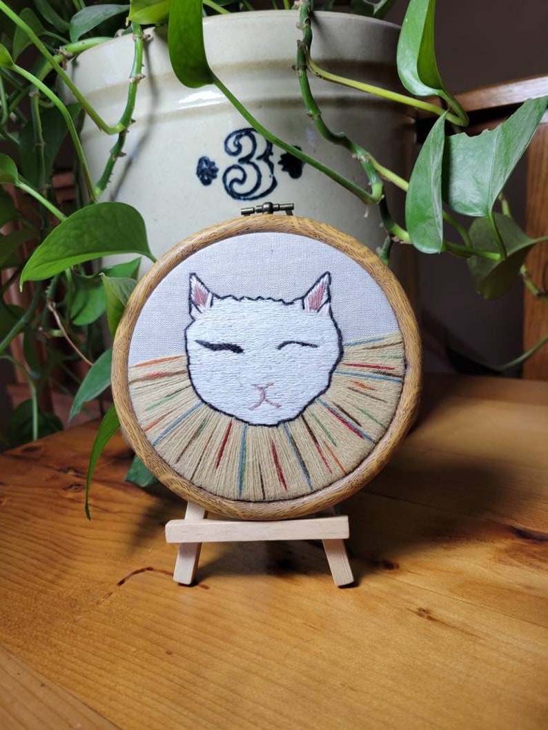 Hand Embroidered Cat Hoop Art: Crewel Embroidery Wall Hanging - Etsy