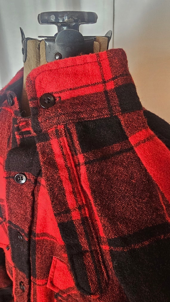 Vintage 1980s era mens red buffalo check wool shirt. … - Gem