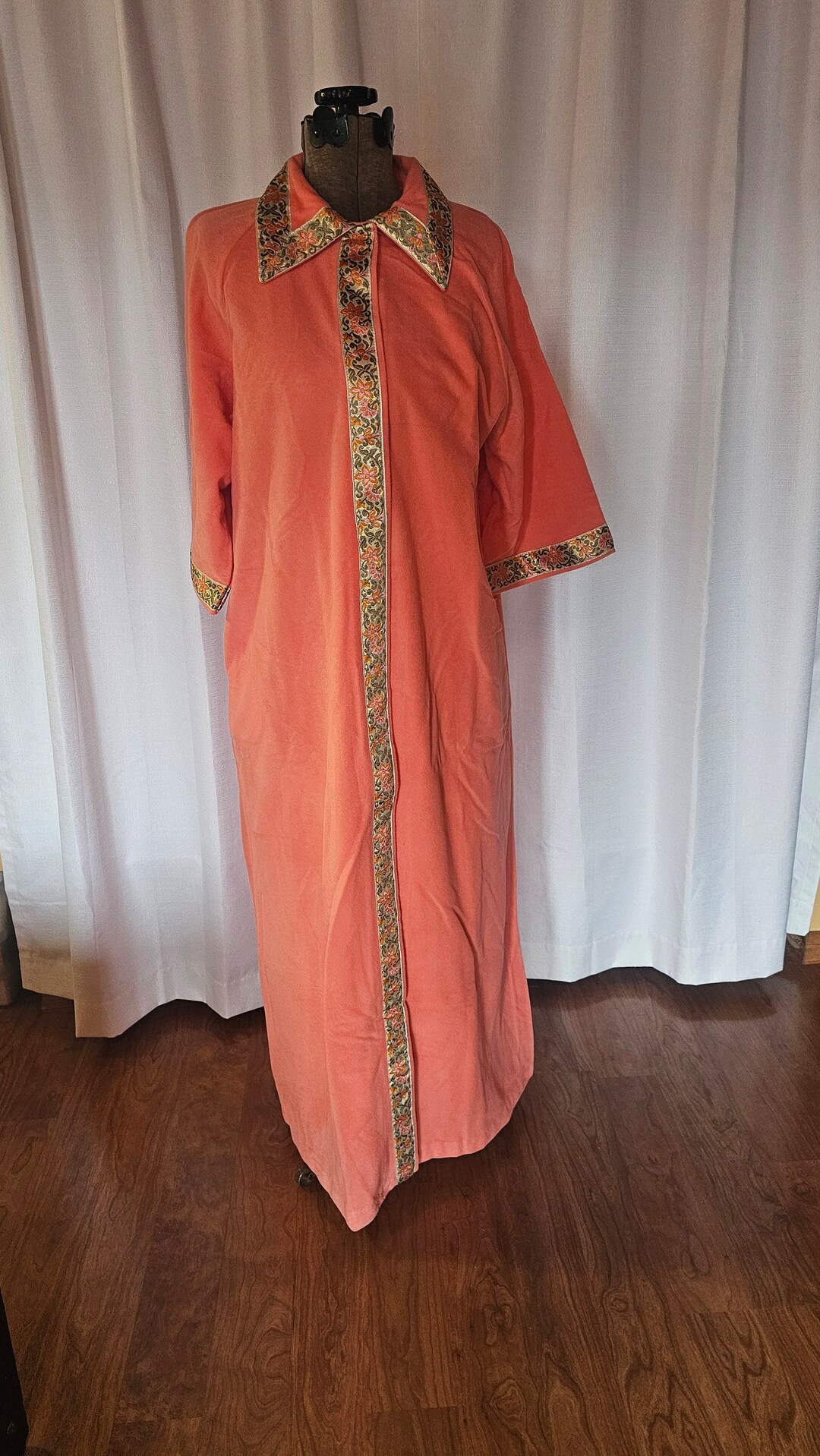 Vintage 1960s Era Smart Time Robe/house Coat Floor Length Zip Up. Size ...