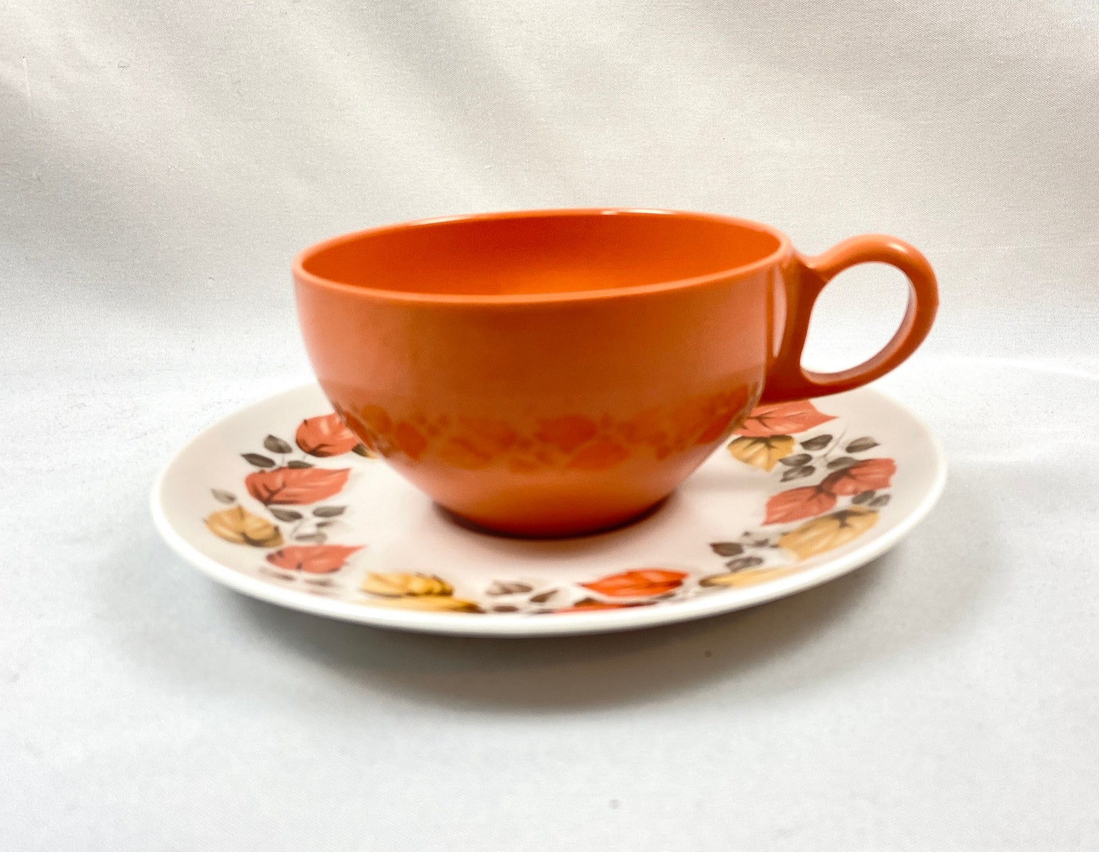 Vintage Oneida Melamine Dinnerware Set Orange Autumn Leaves - 34 Pieces ...