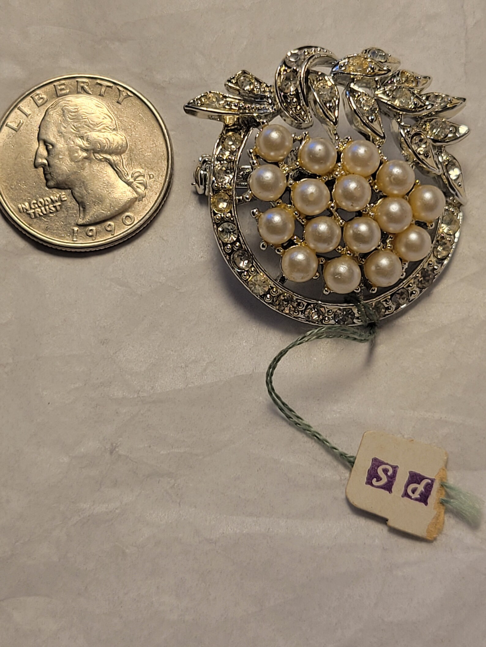 Vintage Coro Circle Wreath Shaped Brooch With Pearls and Rhinestones - Etsy