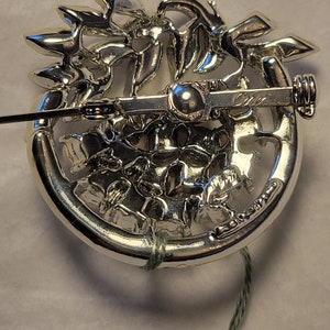 Vintage Coro Circle Wreath Shaped Brooch With Pearls and Rhinestones - Etsy