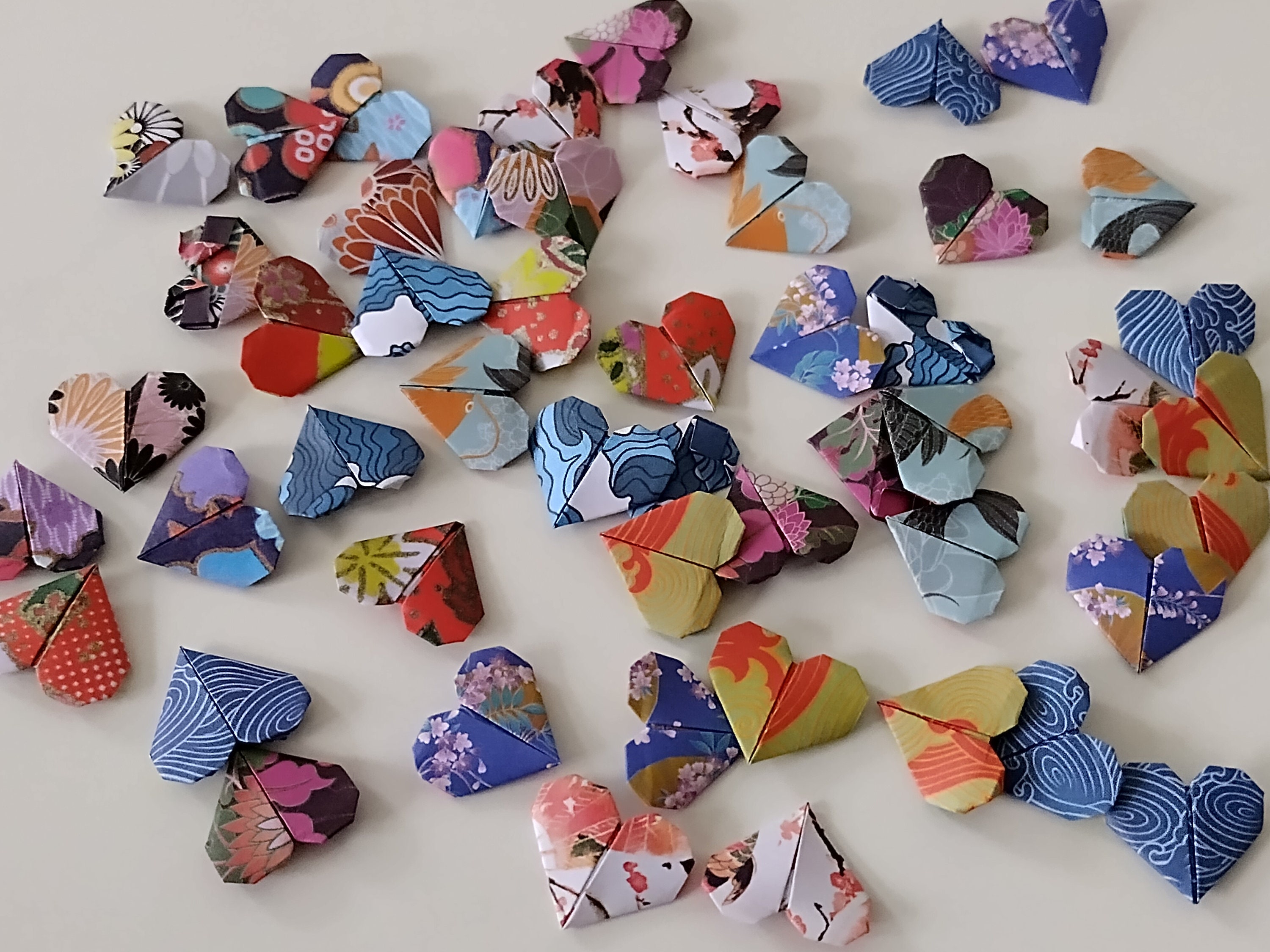 Handmade Origami 2 Cm Mini Hearts (set of 40): Chiyogami Party Favours ...
