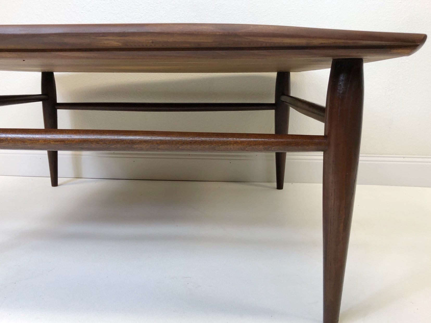 MID CENTURY Square Walnut Coffee Table. Bassett Artisan Line. - Etsy