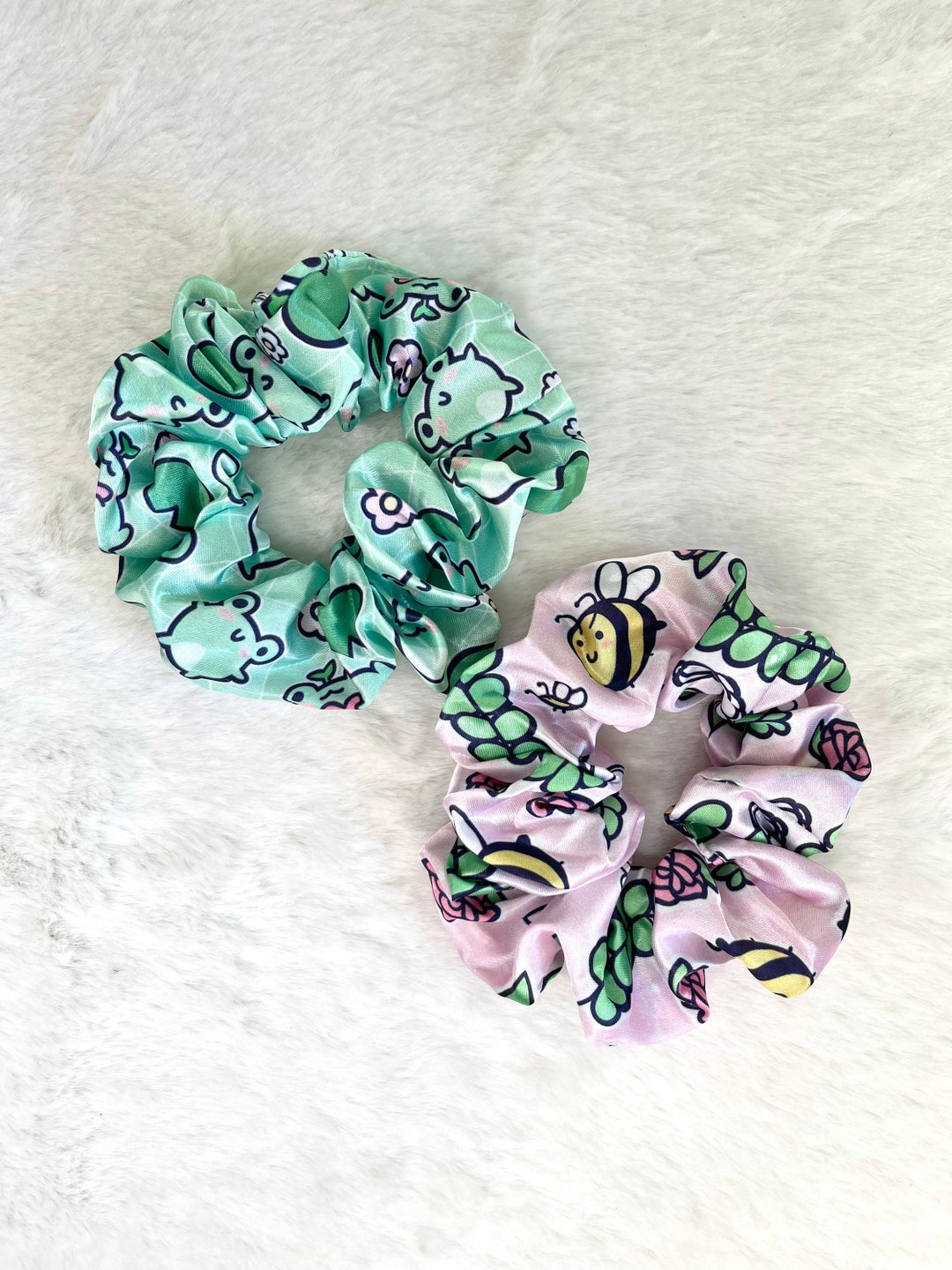 Kawaii Cute Bee and Frog Scrunchie Designs | Soft Satin Scrunchie ...