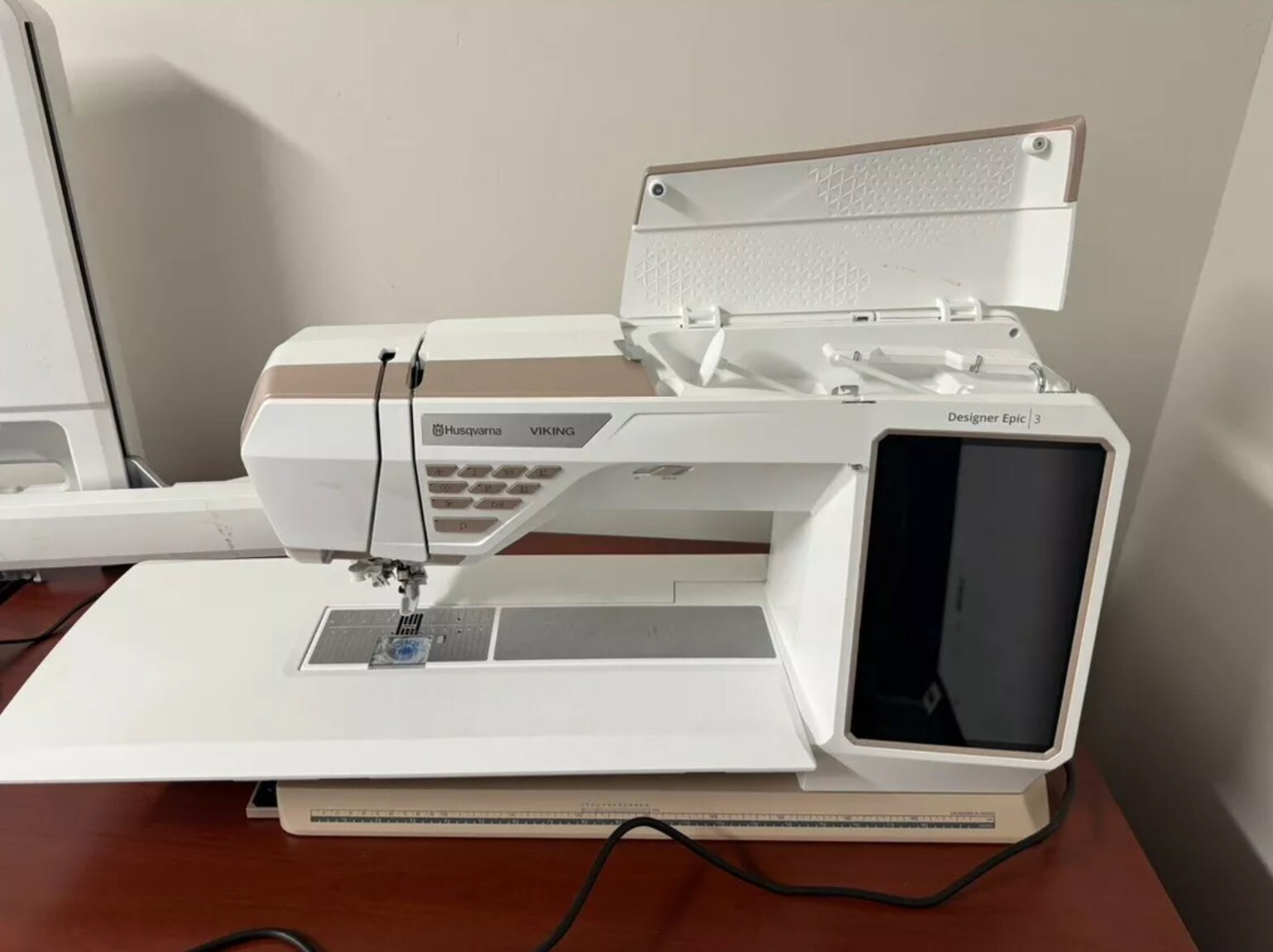 Husqvarna Viking Epic 3 Sewing Machine - Etsy