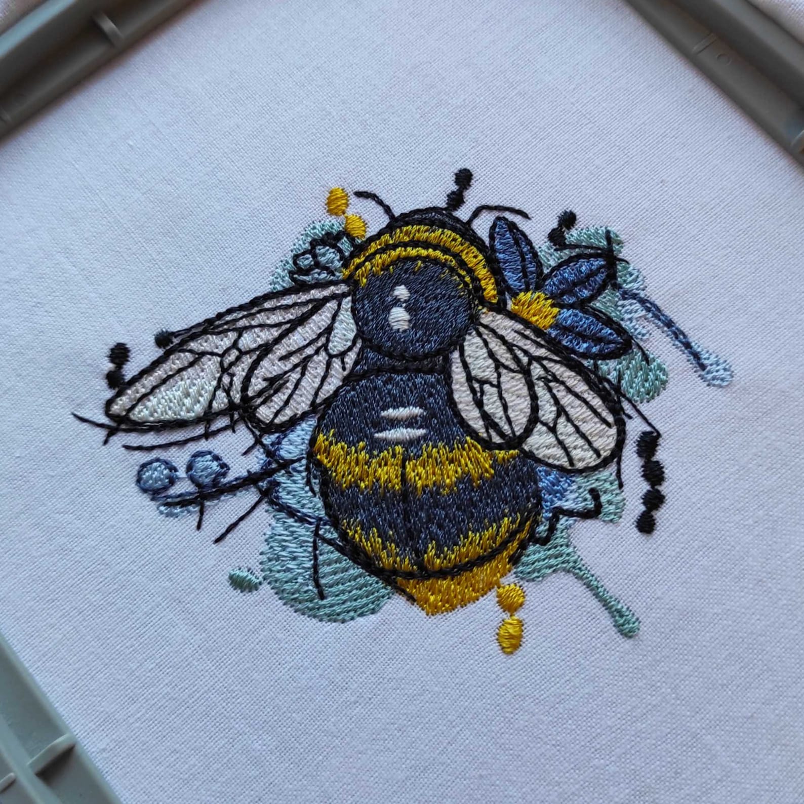 Embroidery Design Bee Embroidery Designs - Etsy