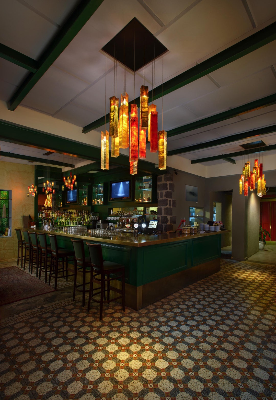 Restaurant Décor, Bar Lighting, Ambiance Lighting for Large Spaces ...