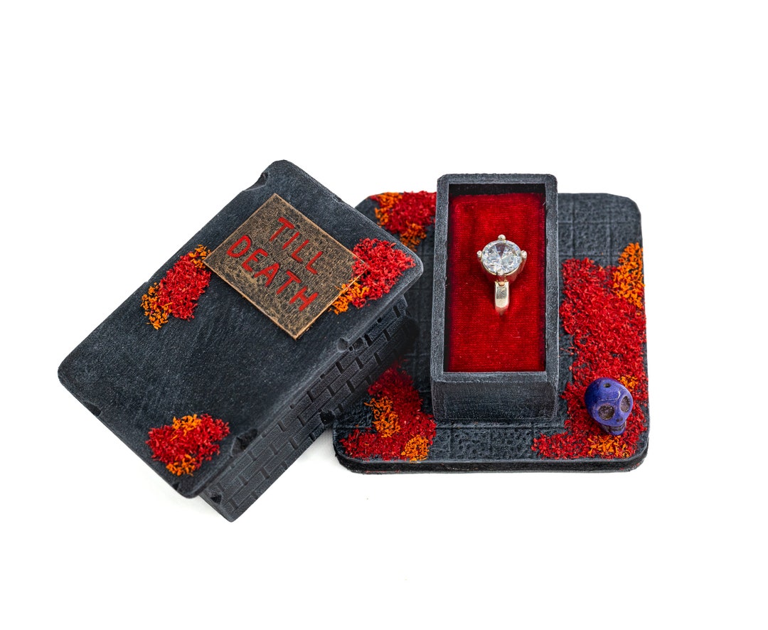 Gothic Style Engagement Ring Box, Geeky Wedding Proposal, Unique Ring Box, Nerdy Wedding Idea ...