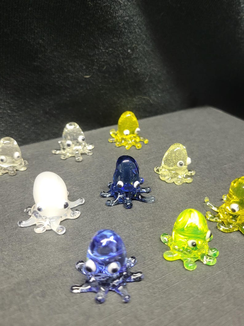 Uranium Glass Octopus: Handmade UV Reactive Glowing Figurine - Etsy
