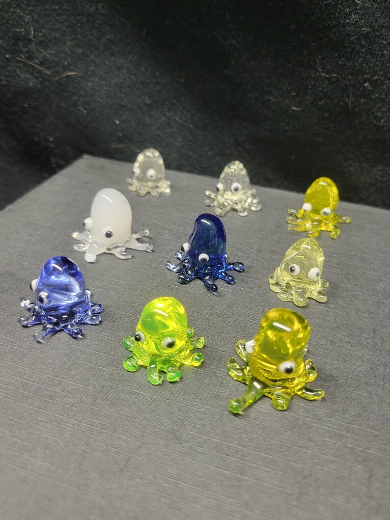 Uranium Glass Octopus: Handmade UV Reactive Glowing Figurine - Etsy