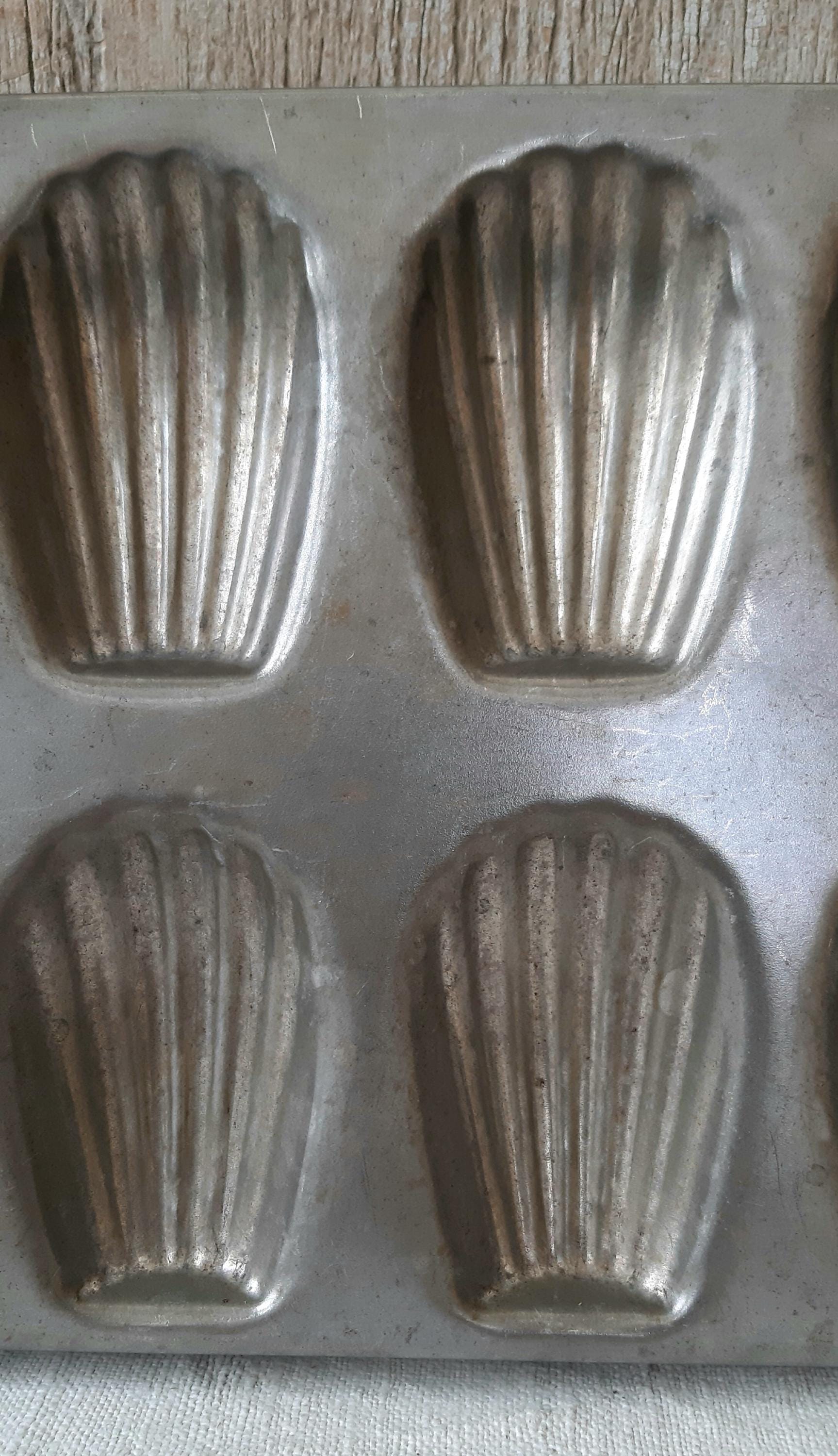 Large French Baking Tin * Madelaine - Cake Tin * Approx. 50s * Shabby ...