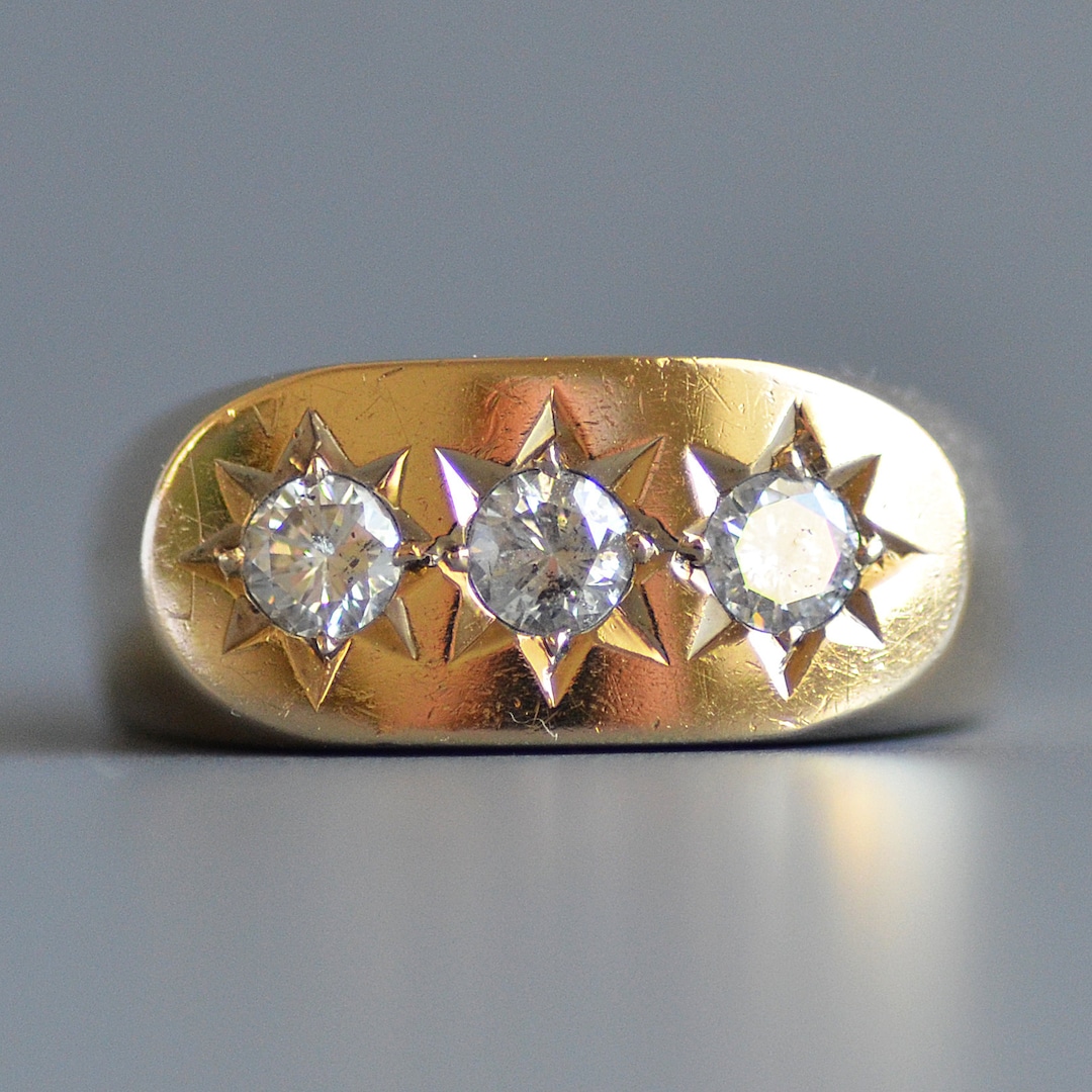 Vintage Star Set Three-stone Diamond Unisex Ring in 9k Gold - Etsy