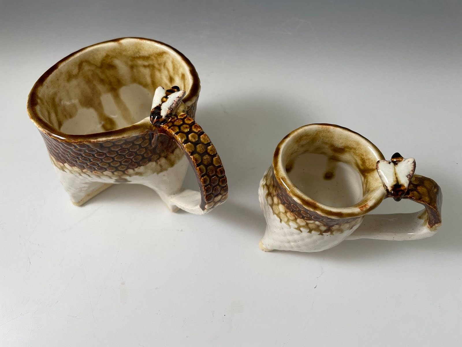 Honeycomb Tripod Mug With Hand-sculpted Bee small - Etsy