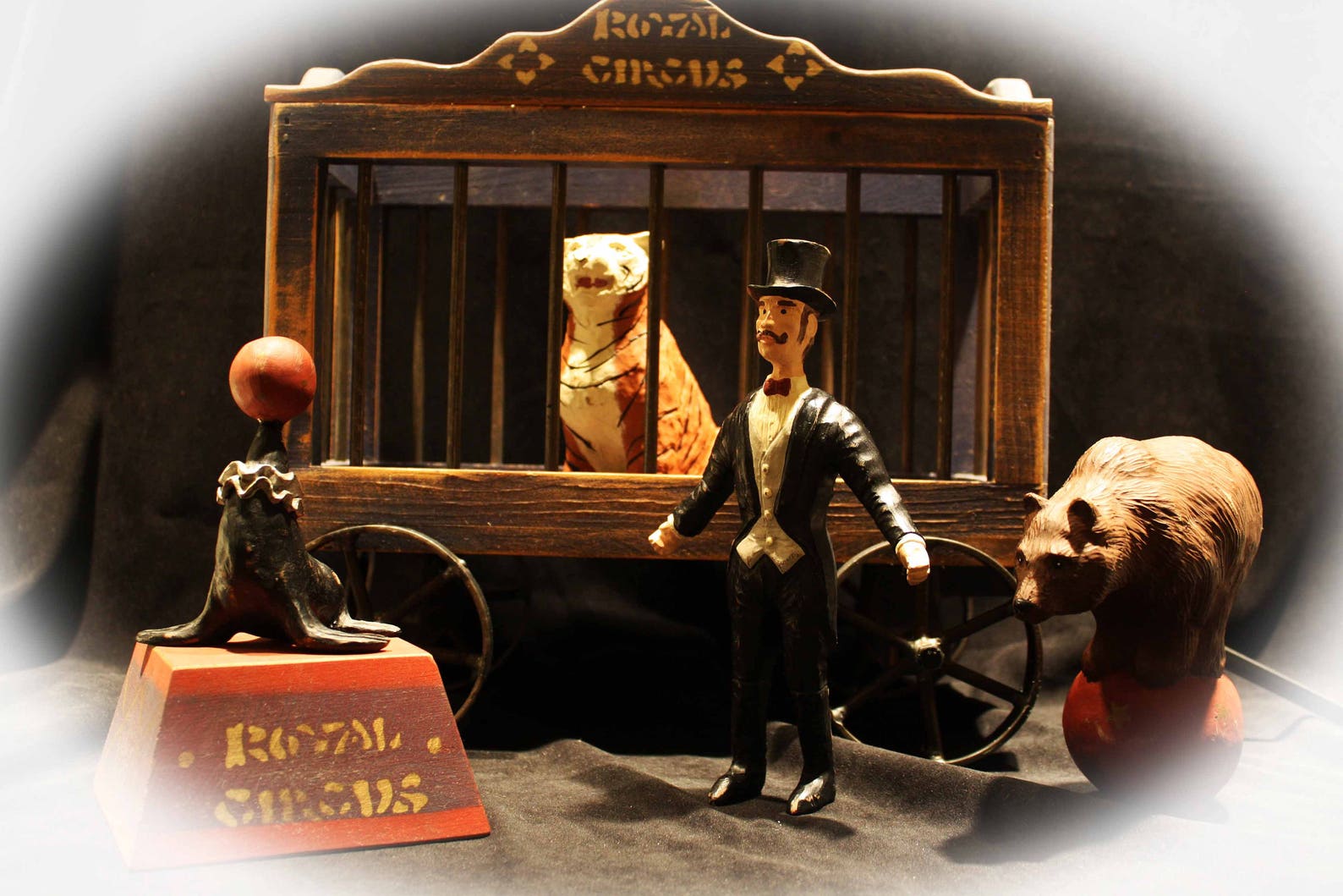 Vintage Old Time Circus Set royal Circus - Etsy